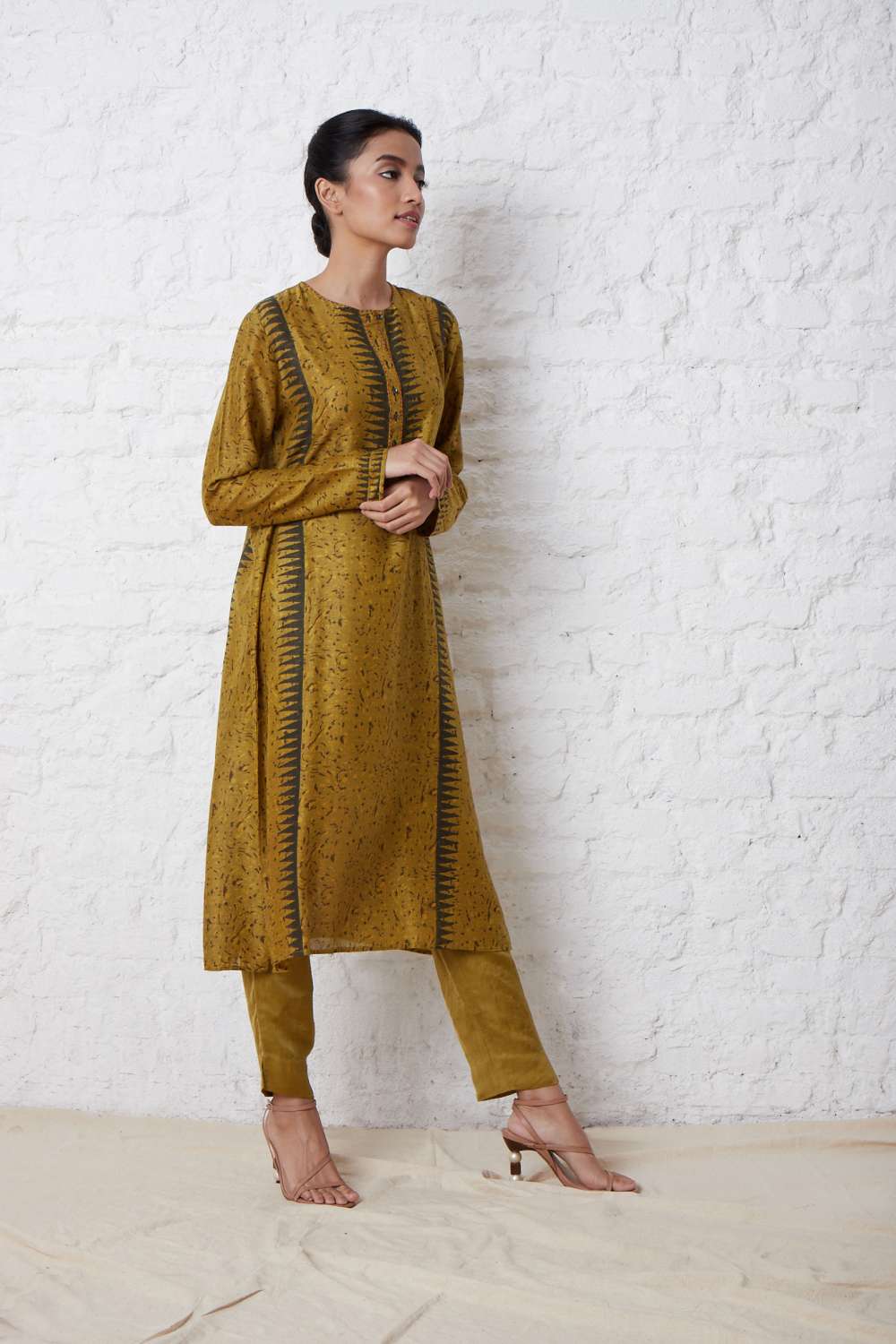 Olive Narrow Pants – krishnamehtas